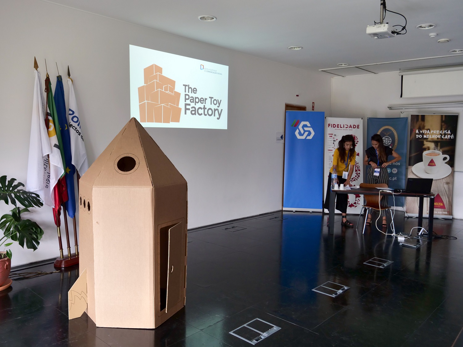 "The Paper Toy Factory" vence Poliempreende e recebe financiamento de ...